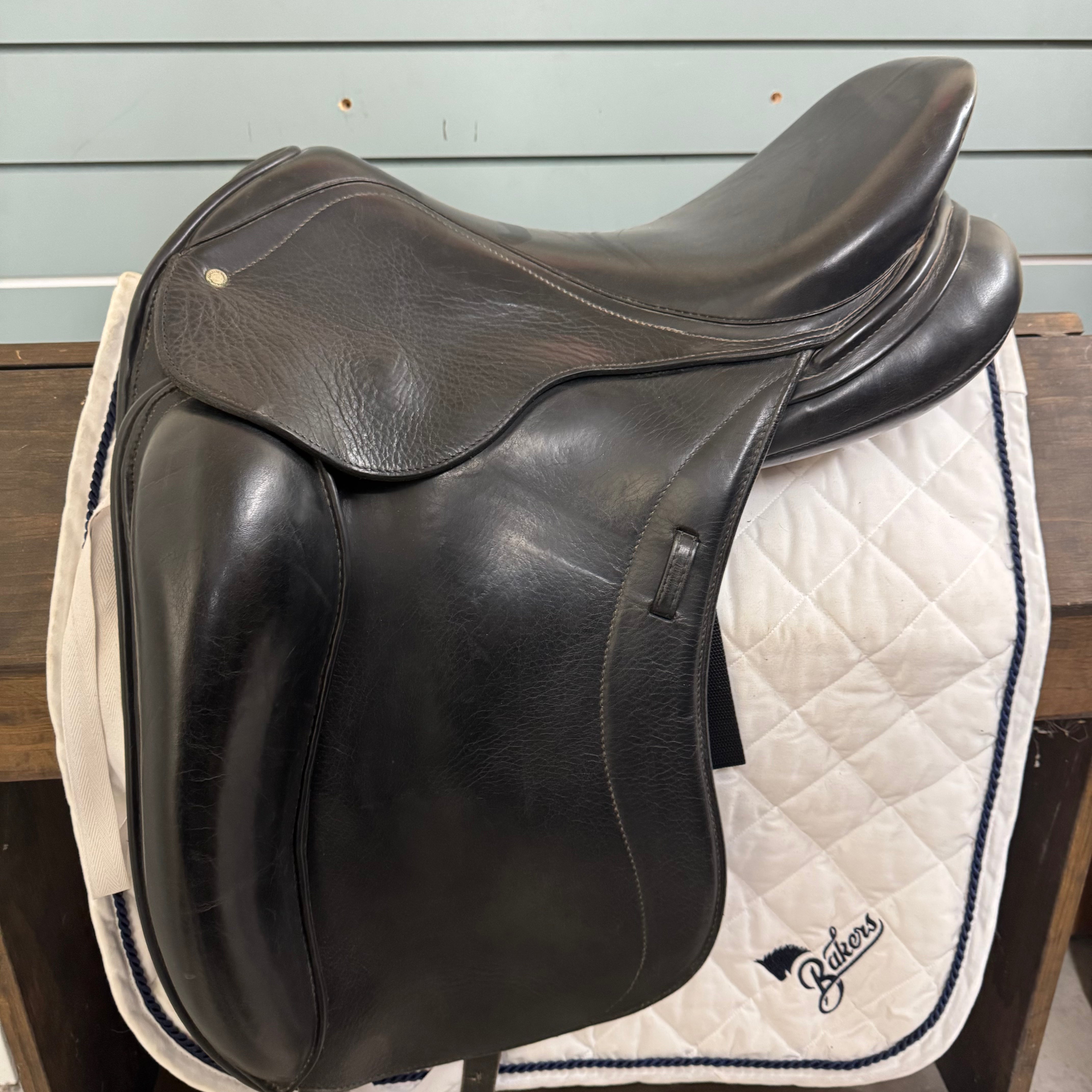 Jacqueline Brooks Mono Flap Dressage Saddle – Baker's Saddlery