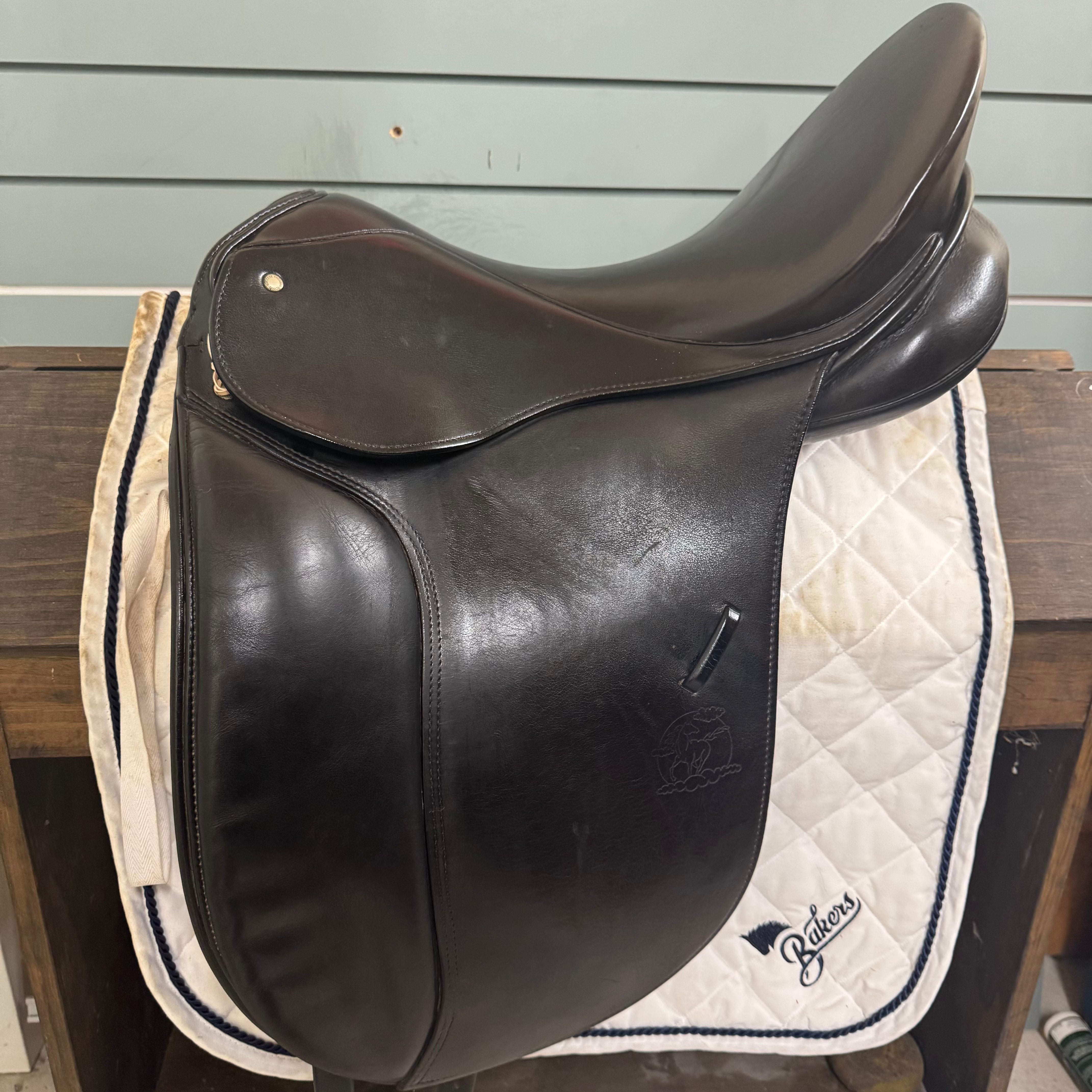 Schleese Dressage Saddle – Baker's Saddlery